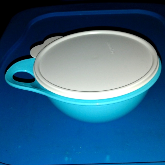 Tupperware | Kitchen | Tupperware Small Bowl 6 Cups | Poshmark